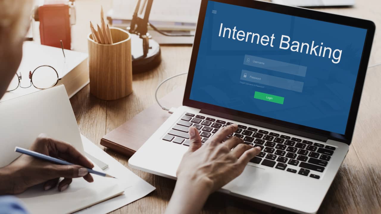 Offres digitales des banques traditionnelles avec agence : qu'en penser