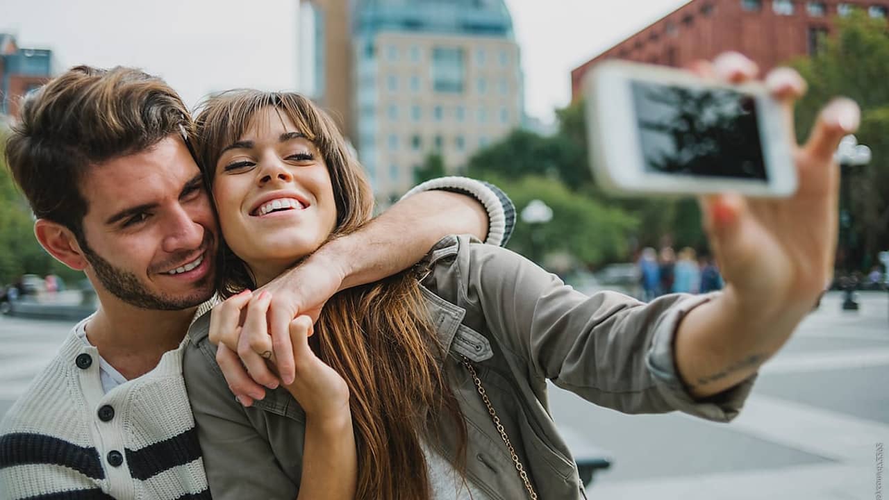 Les 6 secrets des couples heureux sur les réseaux sociaux